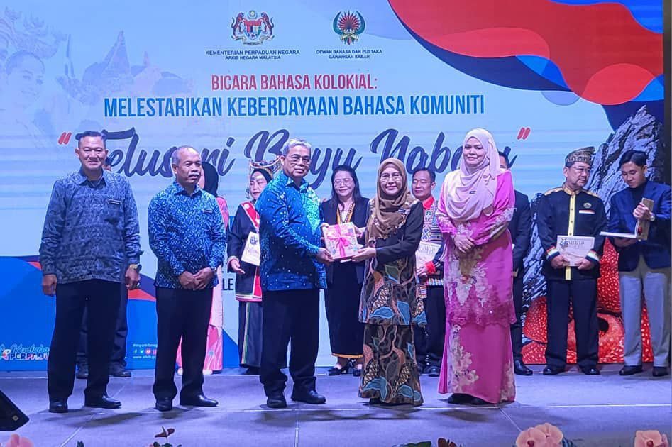 Bahasa Kolokial Simbolik Penyatuan Masyarakat Berbilang Kaum dan Etnik ...